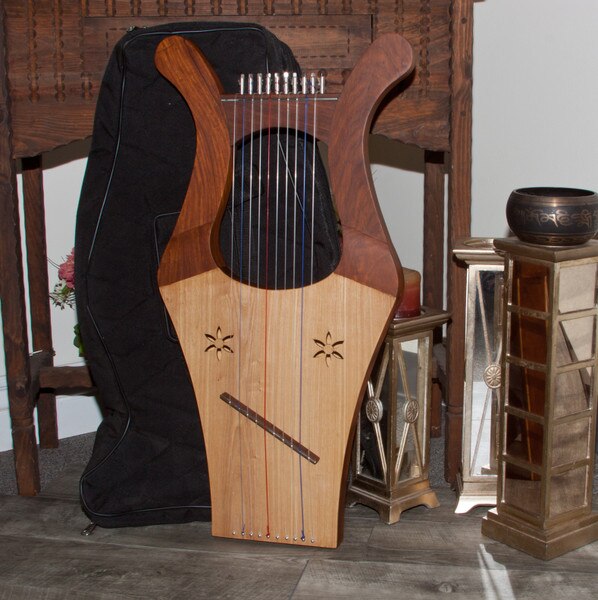 Roosebeck Kinnor Harp - Light - www.ensoulmusic.com